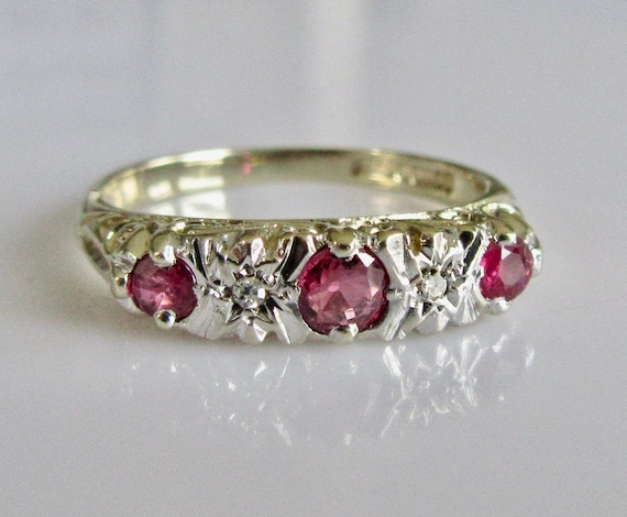 9ct Gold Ruby and Diamond Vintage Ring - Etsy