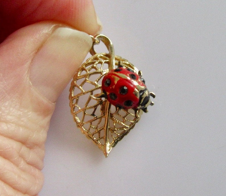 Nuvo 9ct Gold Ladybird Bug on a Leaf Articulated Enamel Charm - Etsy