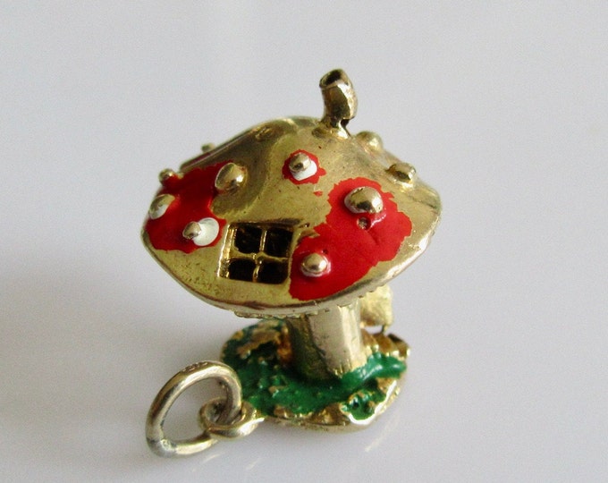 9ct Gold Toadstool and Pixie Opening Enamel Charm - Etsy