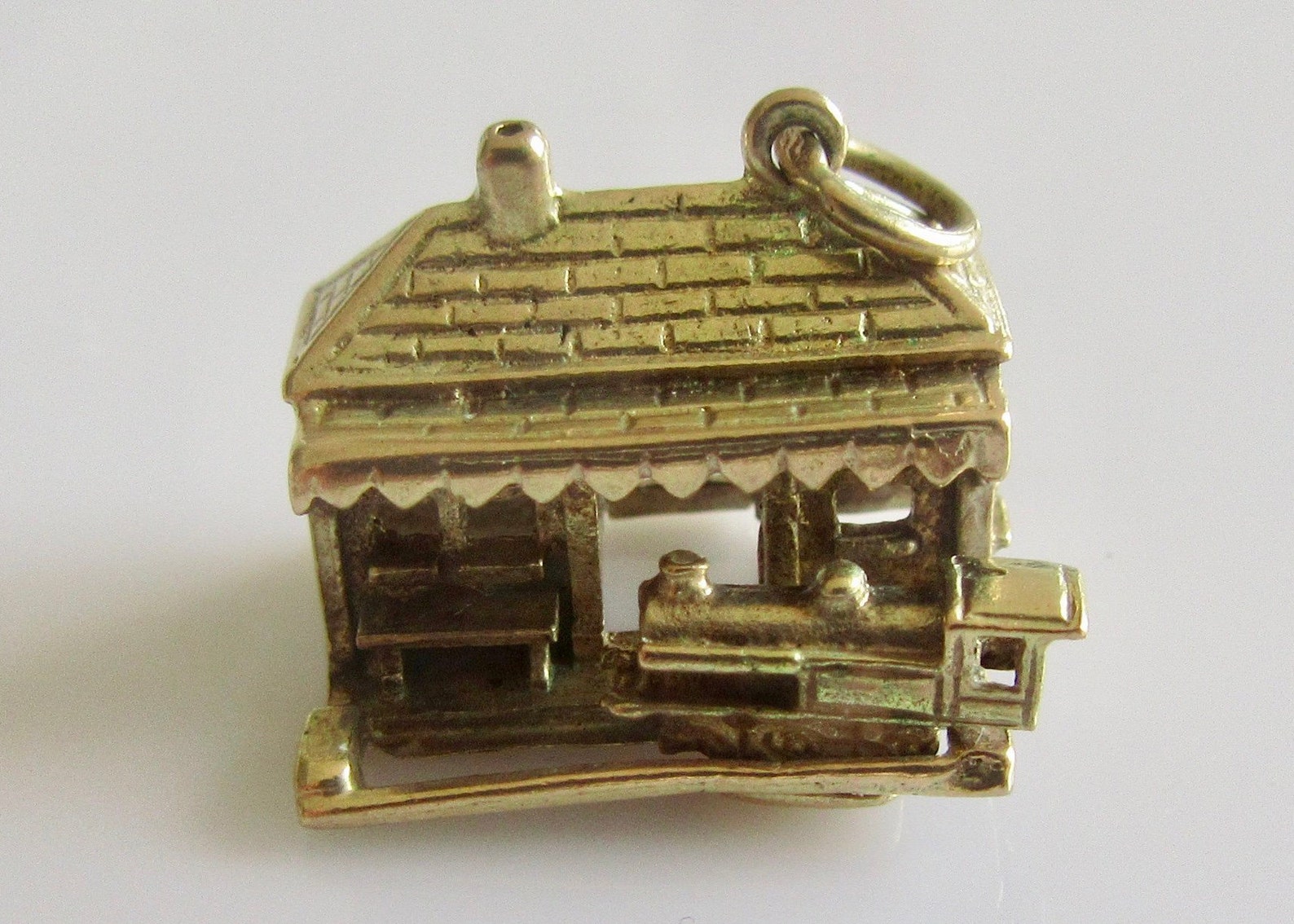 9ct Gold Steam Train in a Station Moving Charm - Etsy