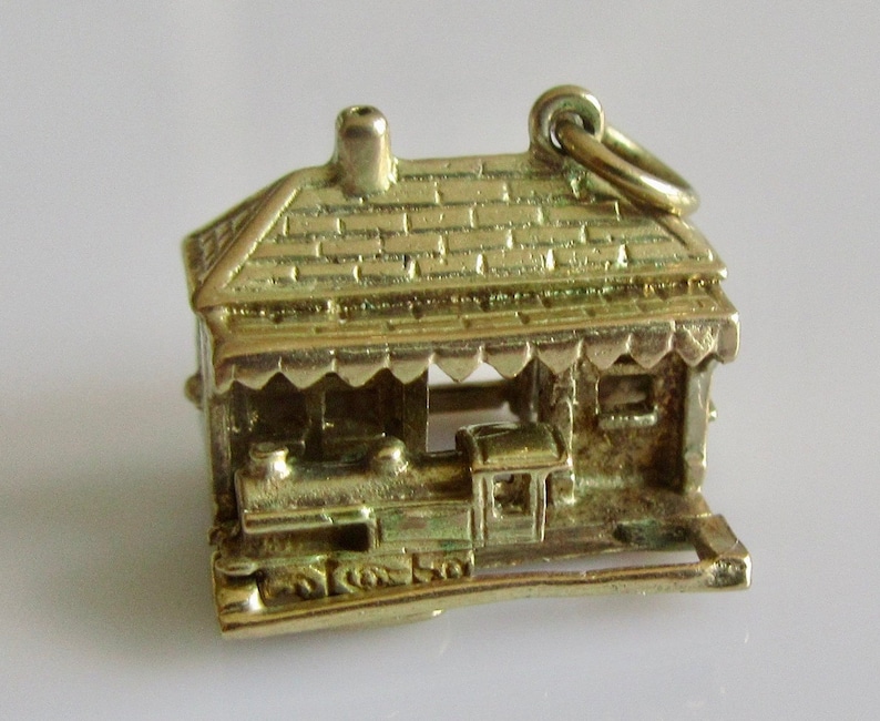 9ct Gold Steam Train in a Station Moving Charm - Etsy