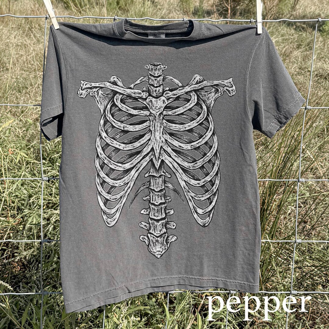 Vintage Skeleton Rib Cage Graphic Tee, Gothic Dark Art Comfort Colors ...