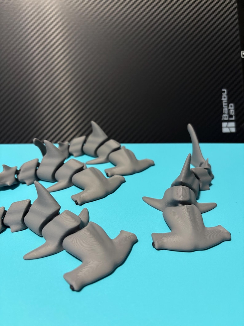 Hammerhead Shark Fidget – Articulated Wiggle Desk Toy - Etsy