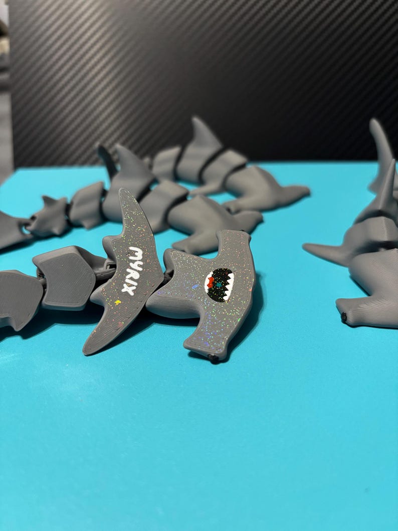 Hammerhead Shark Fidget – Articulated Wiggle Desk Toy - Etsy