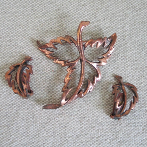 Vintage 1950s Modernist Mid Century Copper Leaf Pin - Gem