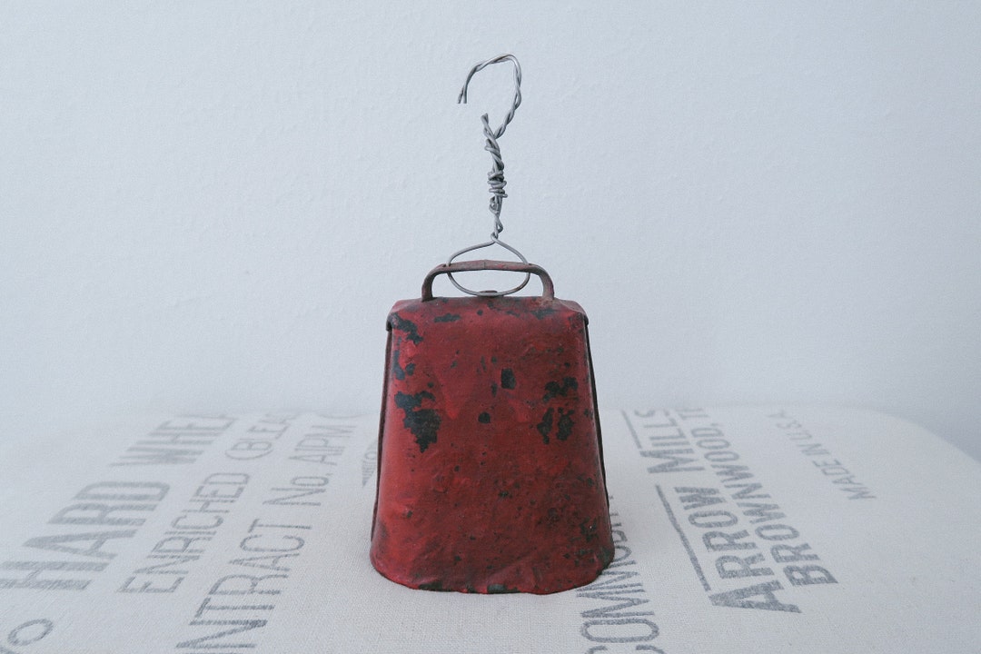 Vintage Large Iron Red Rustic Ringing Cow Bell - Etsy