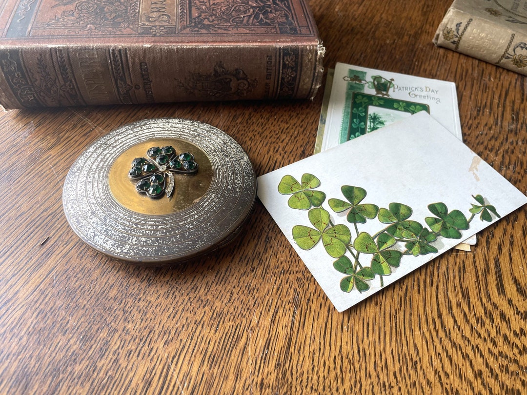 Vintage Elgin American Powder Compact With Rhinestone Shamrock- Vintage ...