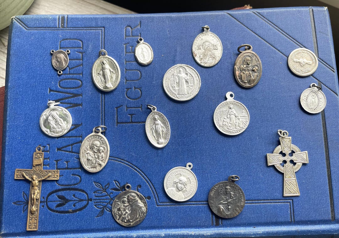 Vintage Lot- 17 Antique Religious Medals- Catholic- Vintage Craft ...