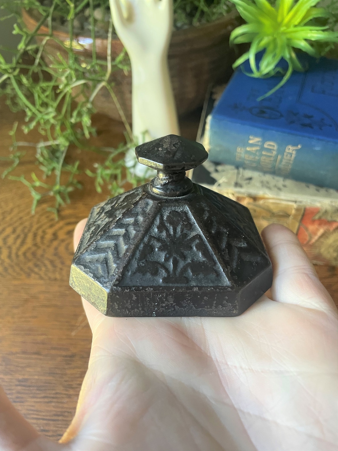 Vintage Cast Iron Pyramid Handled Paperweight Bradley & Hubbard Flowers ...