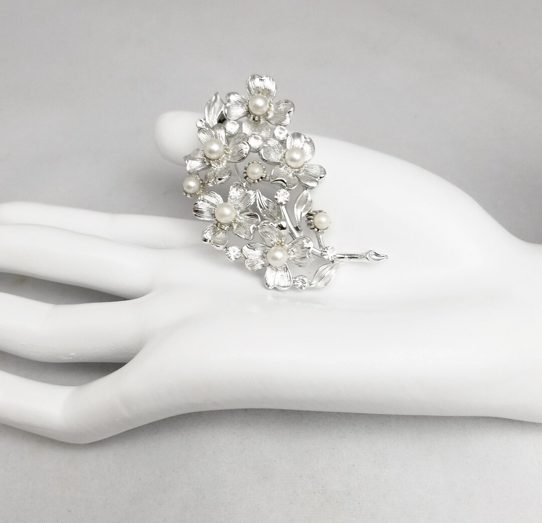 Signed Lisner Large Silver Flower BROOCH Faux Pearls & Clear - Etsy