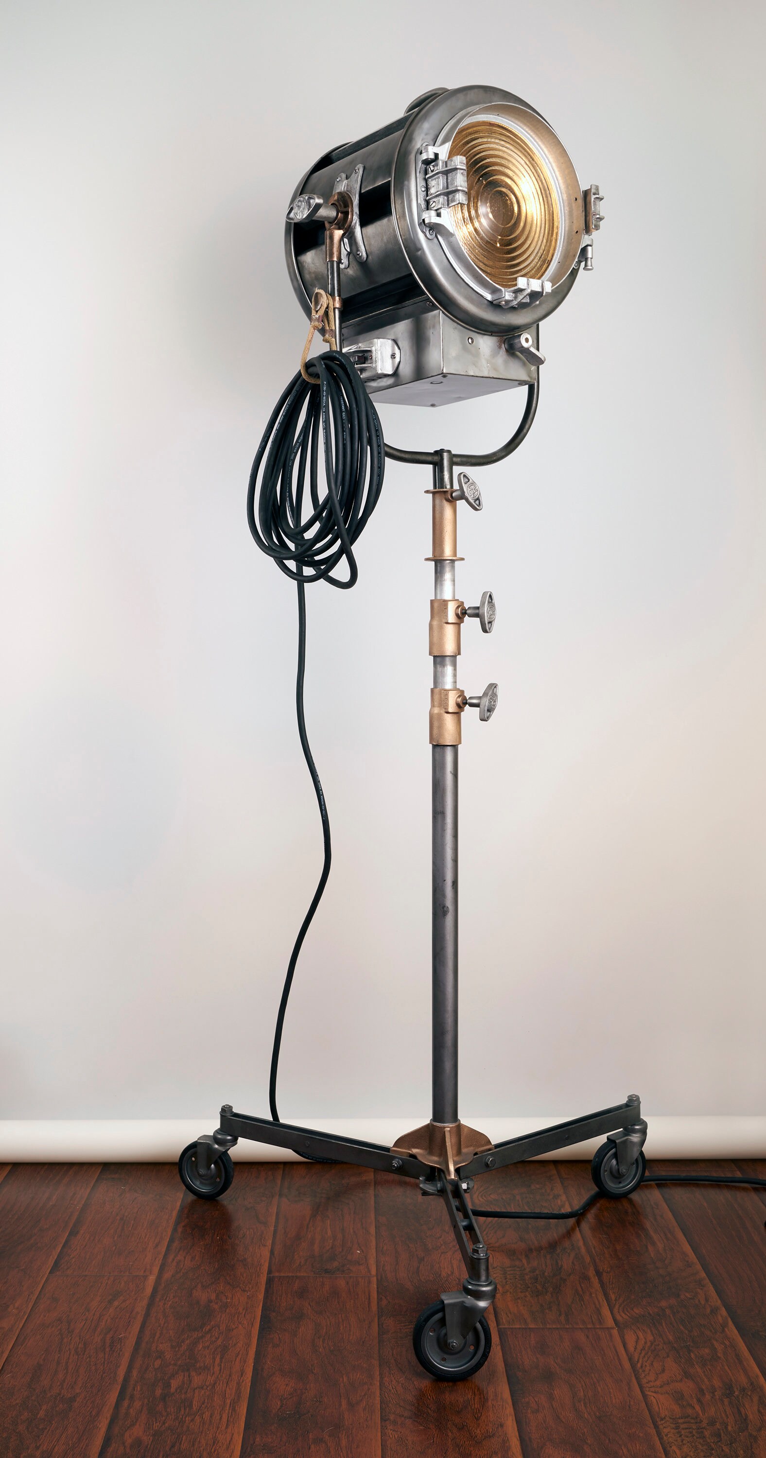 1960's 412 2K Mole Richardson Vintage Hollywood Movie Light