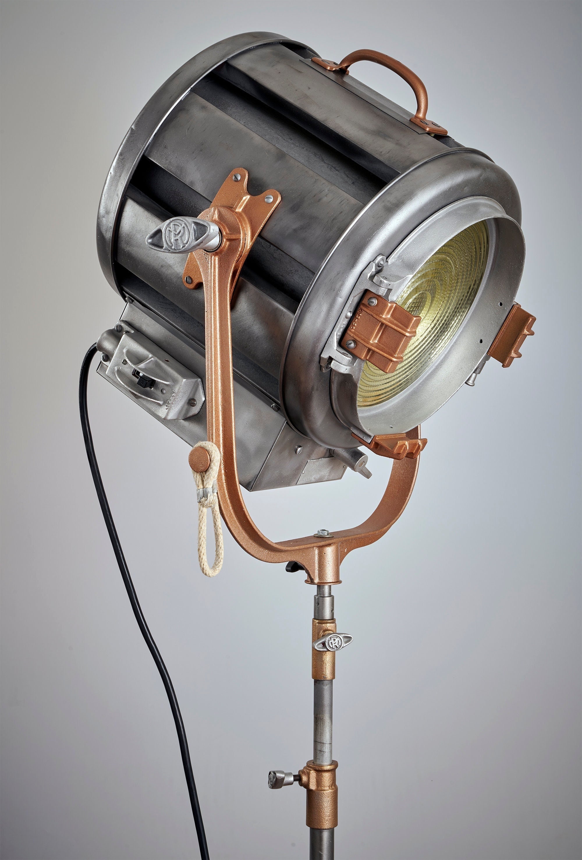 1970's 412 2K Mole Richardson Vintage Hollywood Movie Light