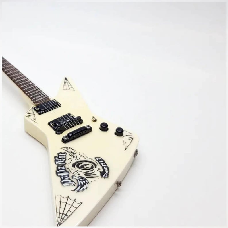 Miniature Guitar James Hetfield White Scale 1:4 | Replica Mini Electric ...