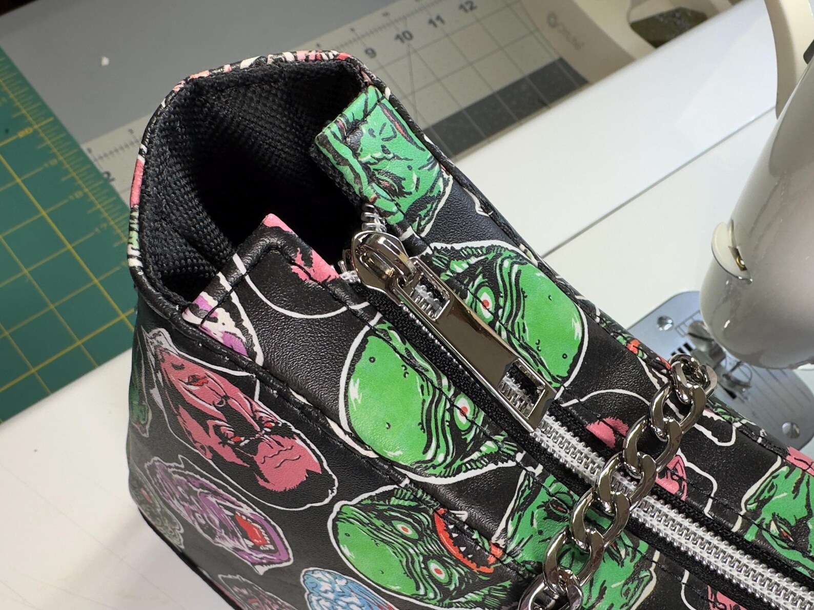 Annabelle Purse | Monsters | Bag | Horror - Etsy
