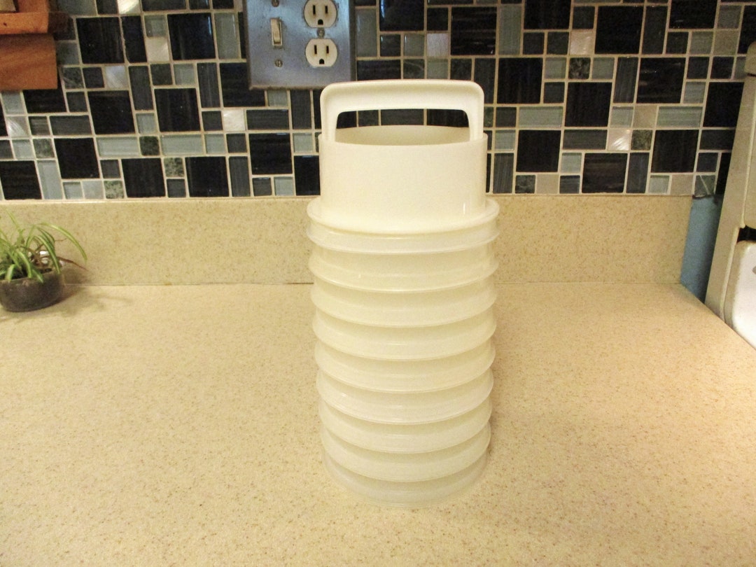 Tupperware Stackable Hamburger Press With 8 Freezer, Storage Containers ...