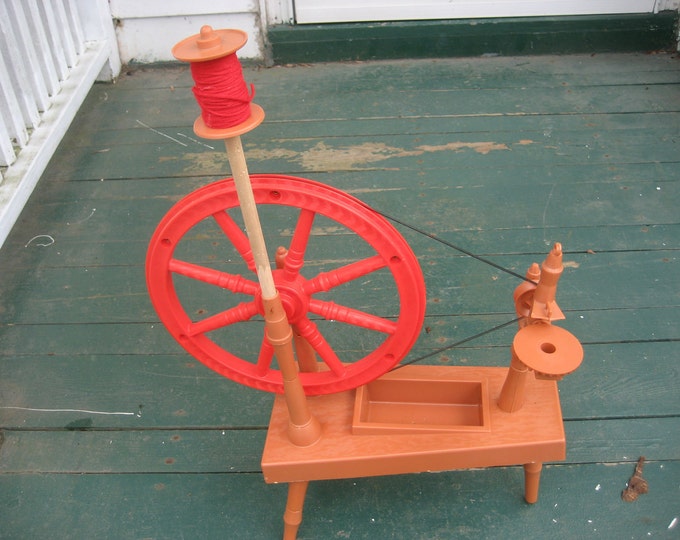 Remco Little Red Spinning Wheel Knitting Toy Vintage 1970 - Etsy