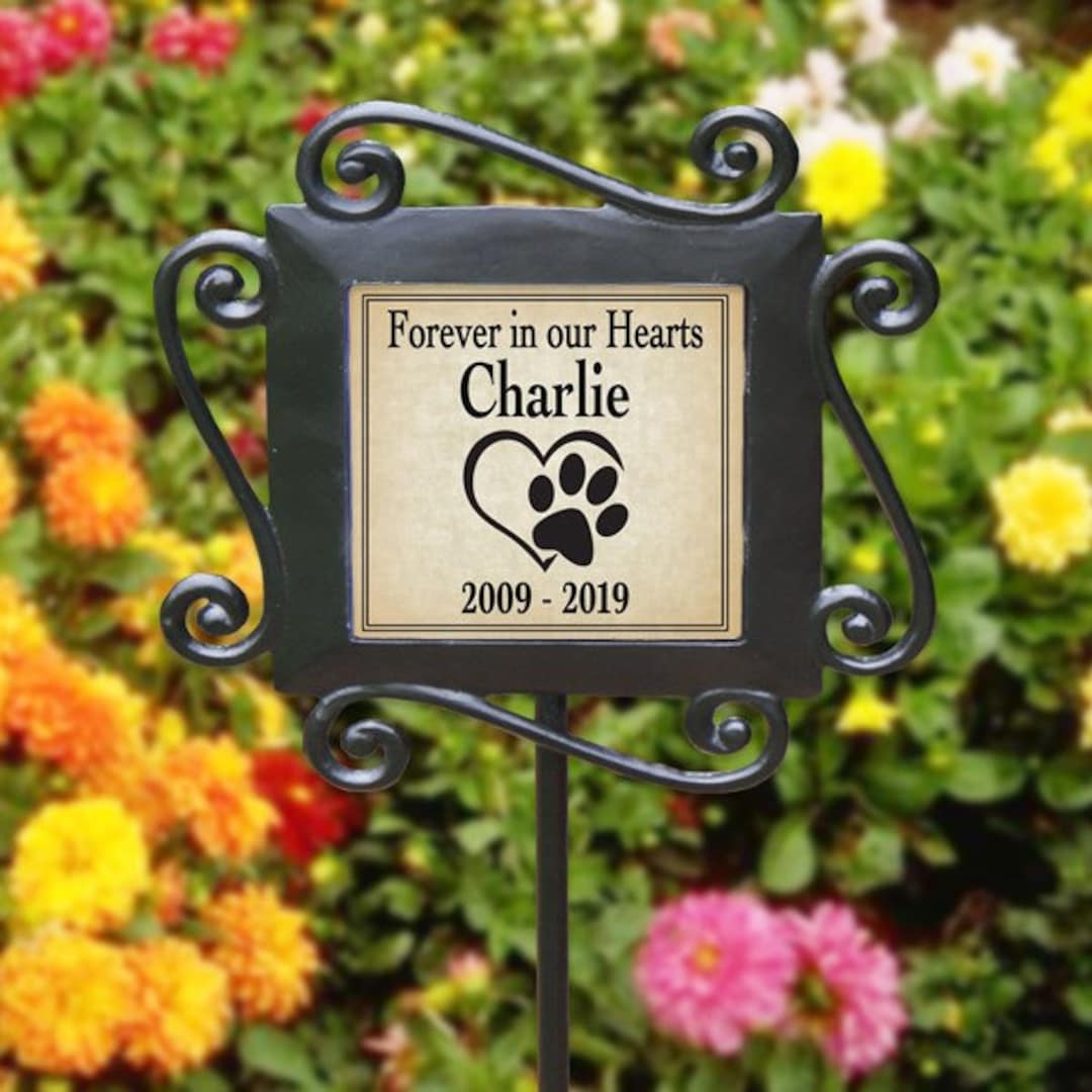 Personalized Pet Memorial Garden Stake, Memorial Forever in Our Hearts ...
