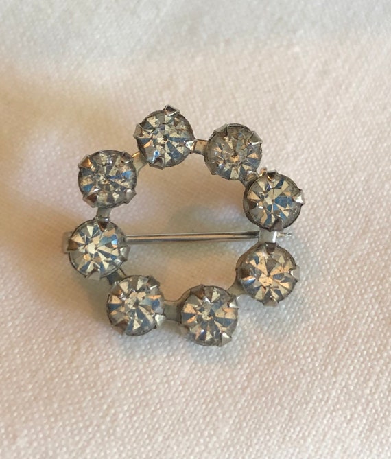 Vintage circle brooch small - Gem