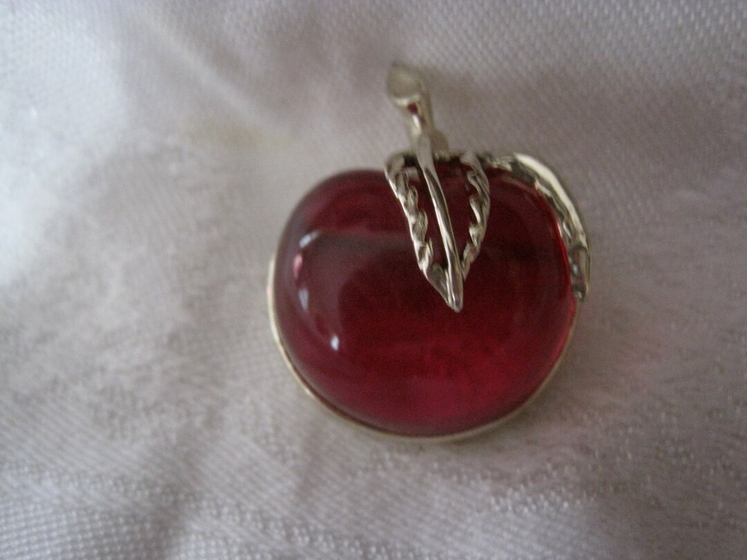 Vintage Sarah Coventry Apple Pin - Etsy