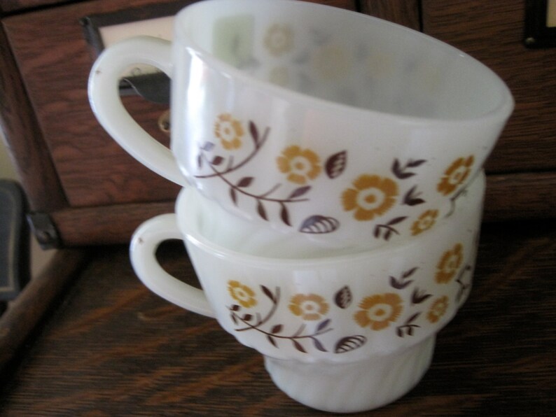 Set of 2 Vintage Termocrisa White Milk Glass Cups With Gold & | Etsy