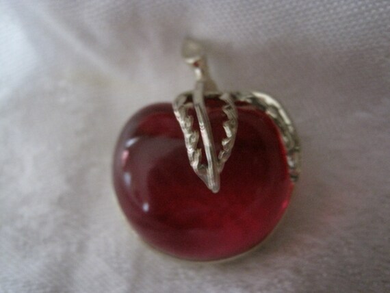Vintage Sarah Coventry Apple Pin - Gem