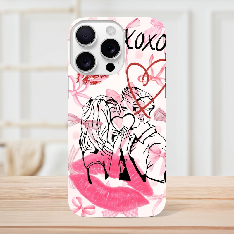 Kissing Couple Phone Case - Etsy