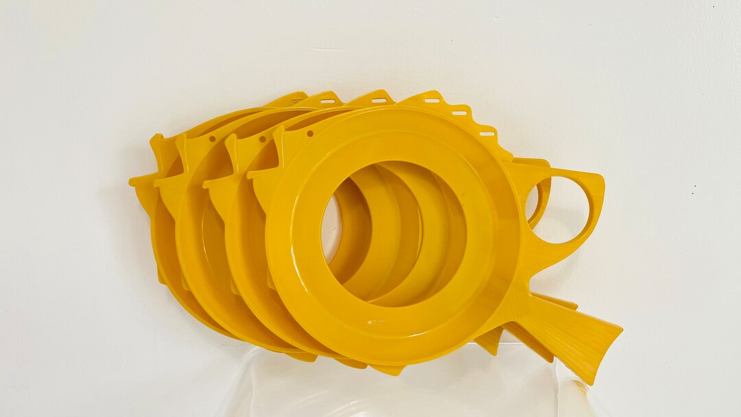 Vintage 1960s Retro Yellow Plastic Fish Party Platter 1966 Laing ...