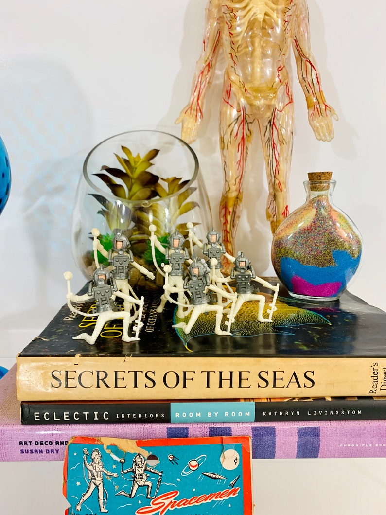 Vintage 1970s Retro Space Age Toy Spacemen NOS Plastic Figures - Etsy