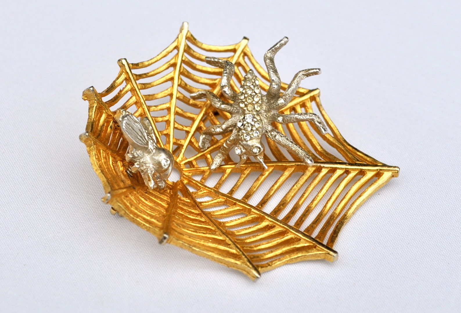 Spider and Fly on a Web Brooch - Etsy
