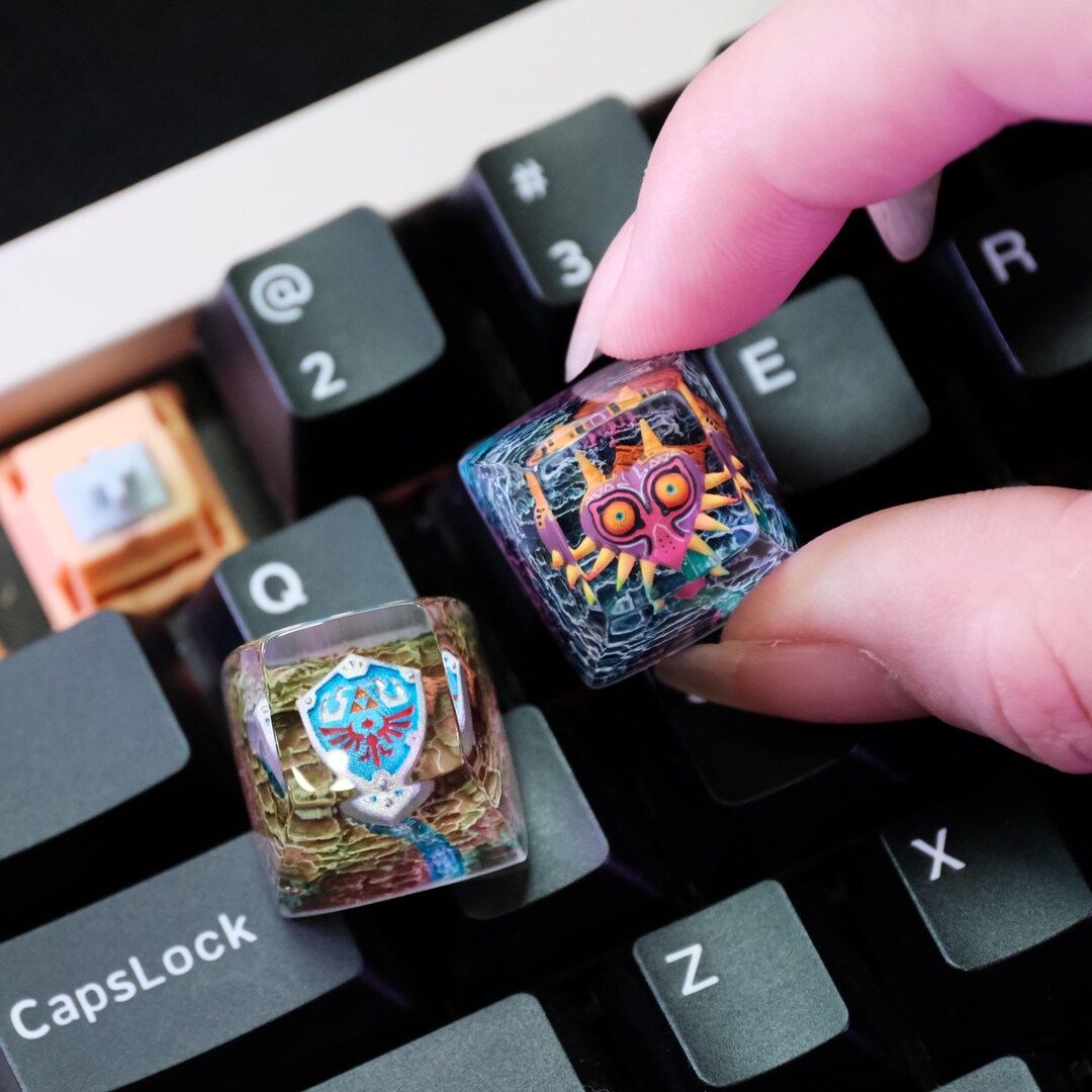 Majora Mask Zelda Shield Artisan Keycap, Hand-painted Resin Keycaps for ...