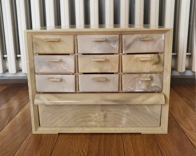 Vintage Akro-mils Bakelite Cabinet / Vintage Marbeled Bakelite Acrylic ...