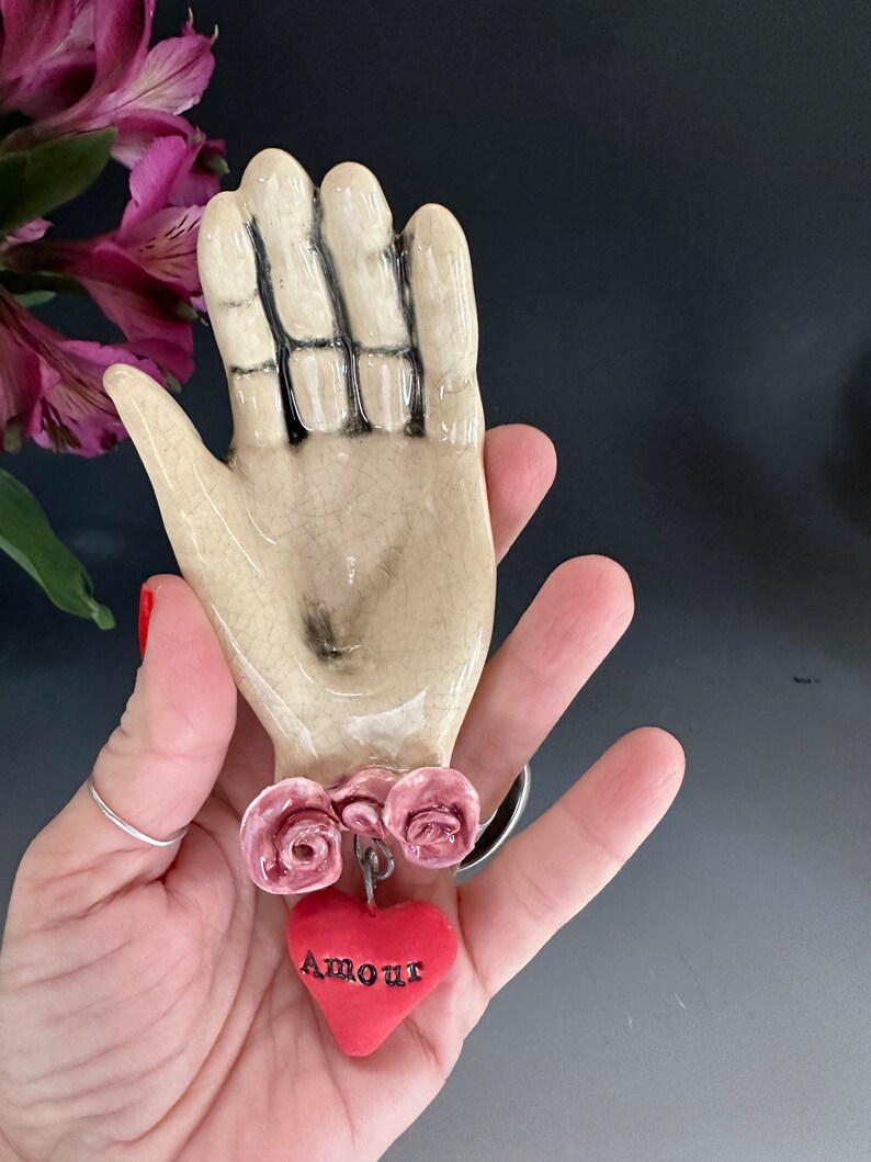 Amour Heart Hand - Etsy