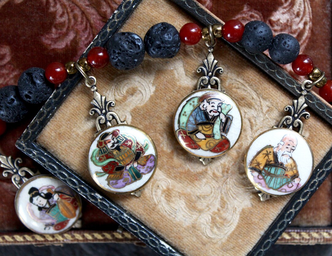 7 Fortune Gods Toshikane Arita Porcelain Seven Buttons Satsuma Necklace ...