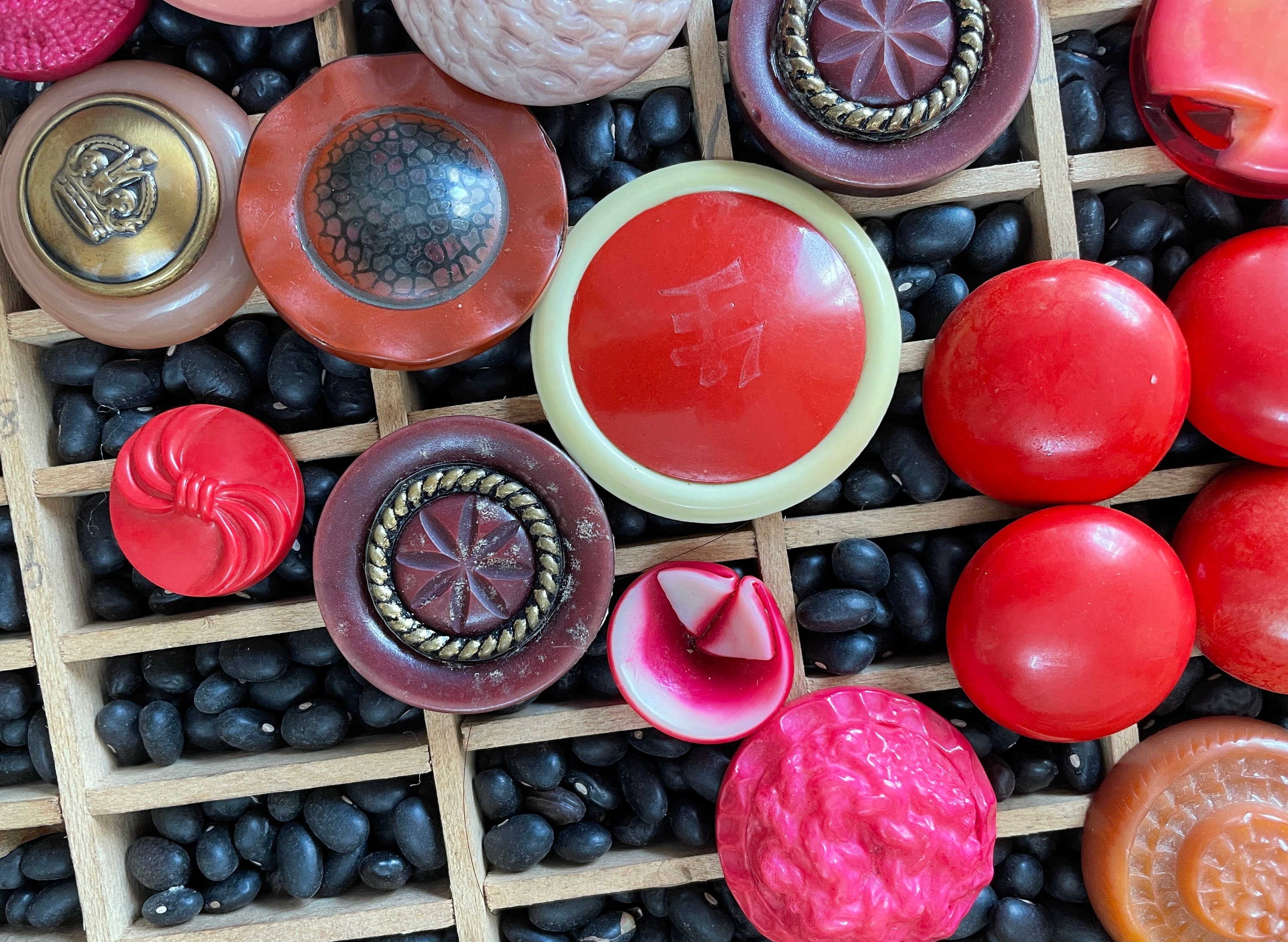 Red Family Vintage Buttons Collection Supply Lot Mostly Celluloid Some ...