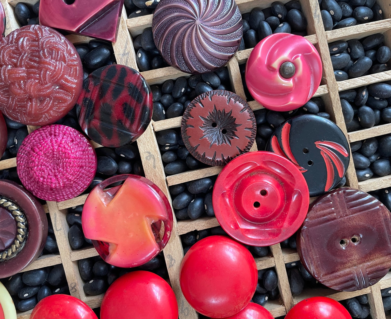 Red Family Vintage Buttons Collection Supply Lot Mostly Celluloid Some ...