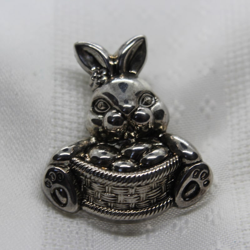 Easter Egg Brooch - Etsy