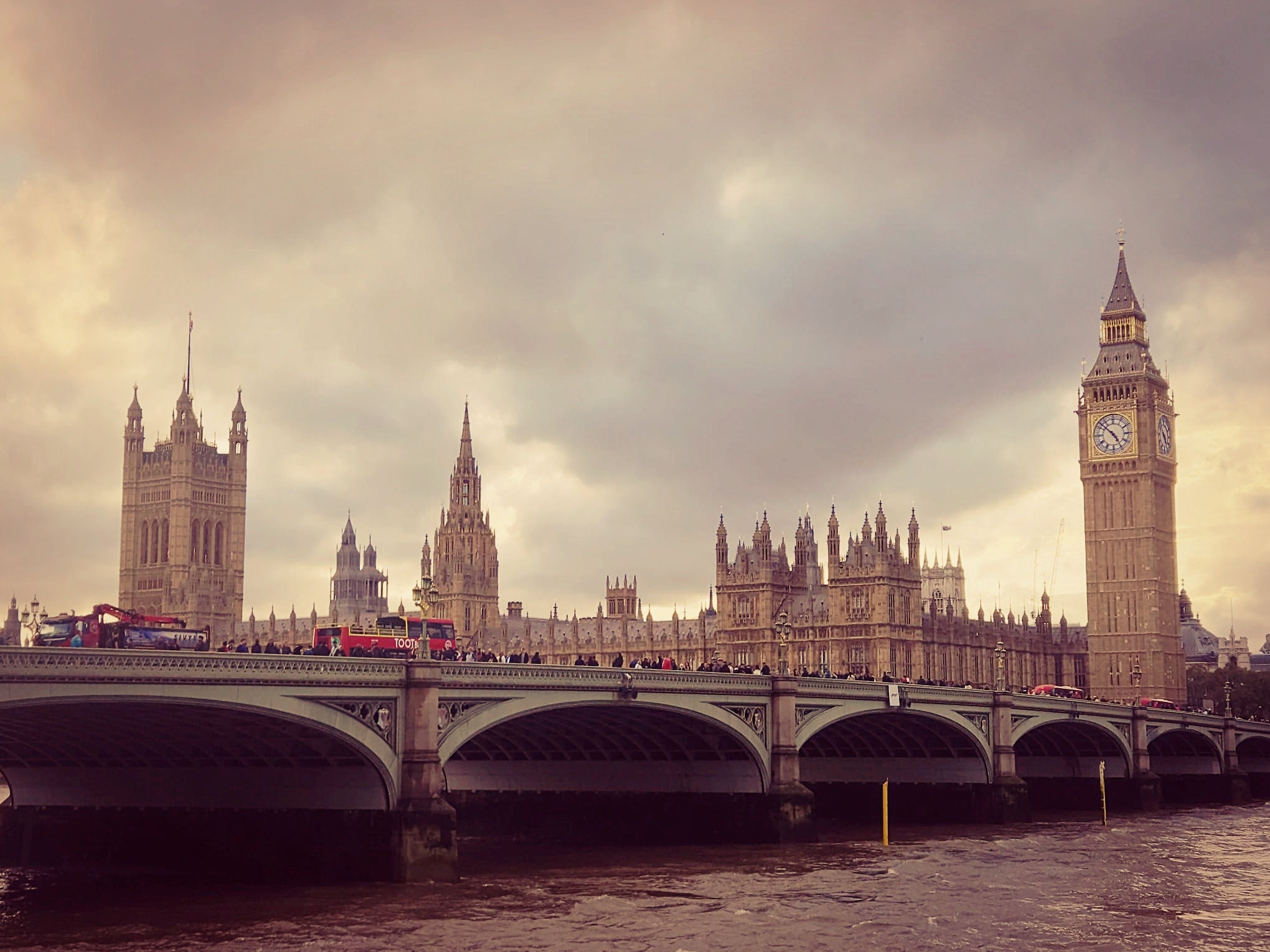 Iconic England London Bridge, Tower Bridge, Cotswold Bibury, Chatsworth ...