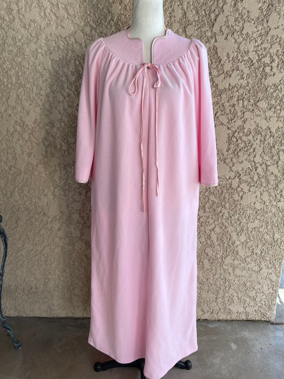 Vintage 1970s Pink Housecoat, Vintage House Robe, Evelyn Pearson ...