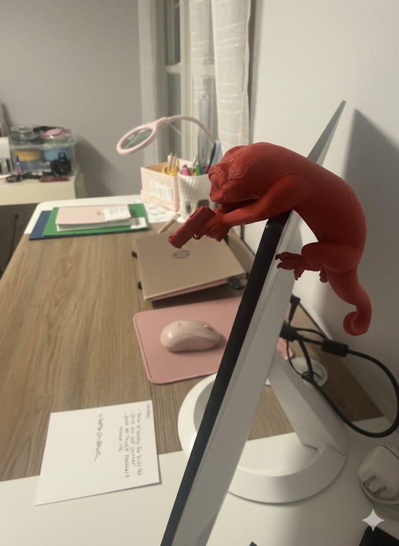 3D Printed Gecko Monitor Sitter | Red Lizard Desk Decor - Etsy