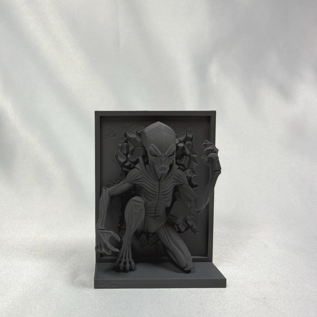 3D Alien Wall Burst Sculpture Sci Fi Horror Decor Extraterrestrial ...