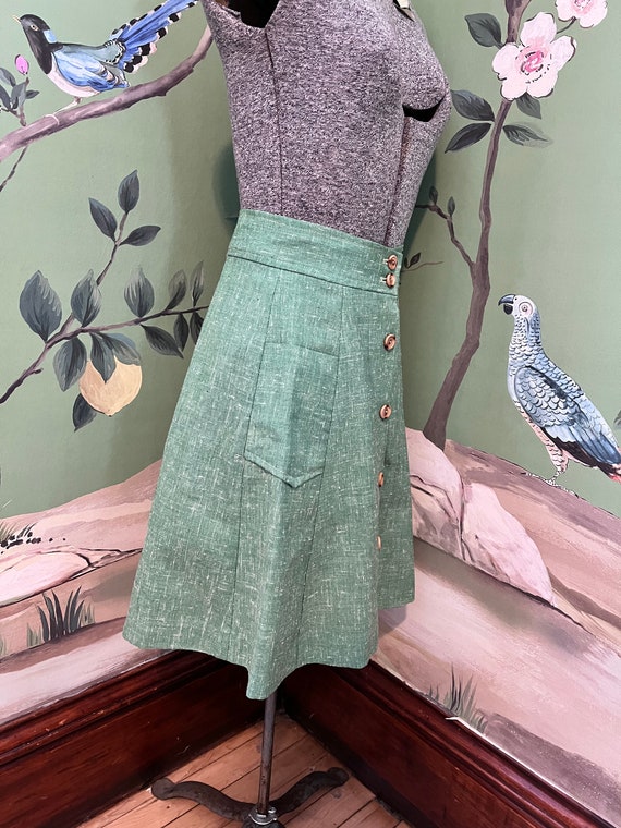 1960s Mini Green mod skirt with wooden buttons - Gem