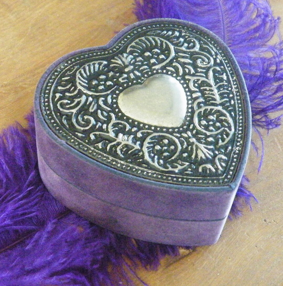 Vintage Purple Heart Box Velvet and Repousse Silver Tone Top - Etsy