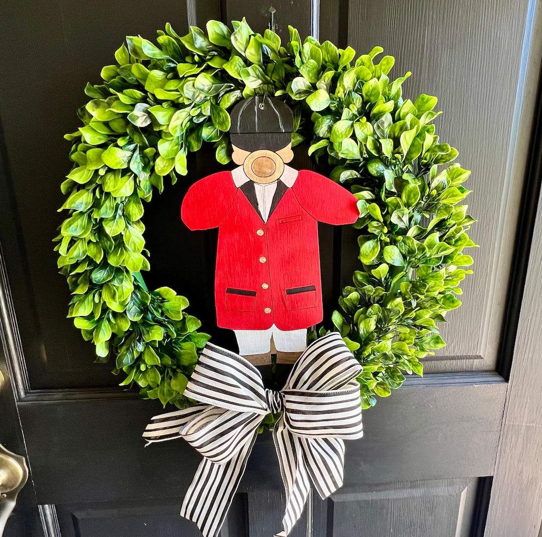 Derby Bugler Boxwood Wreath - Etsy