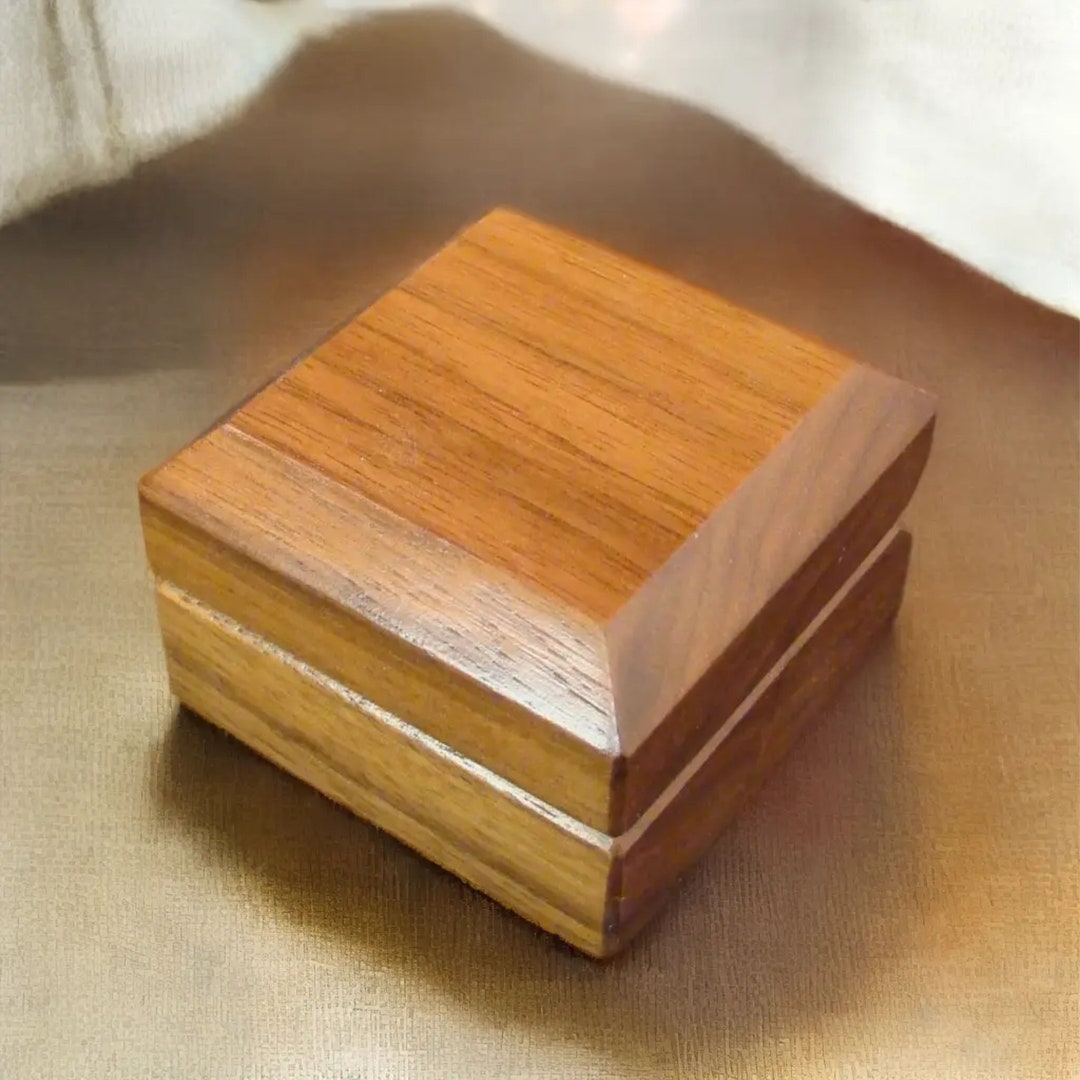Ring Box Solid Walnut. Free Engraving and Shipping. RB-100 - Etsy