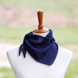 KNITTING PATTERN ⨯ Small Triangle Scarf Knitting Pattern, Knit Kerchief ...