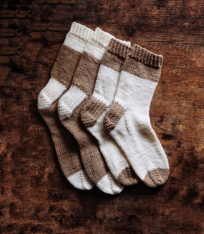 KNITTING PATTERN ⨯ Cabin Socks Knitting Pattern, Easy Socks Knitting ...