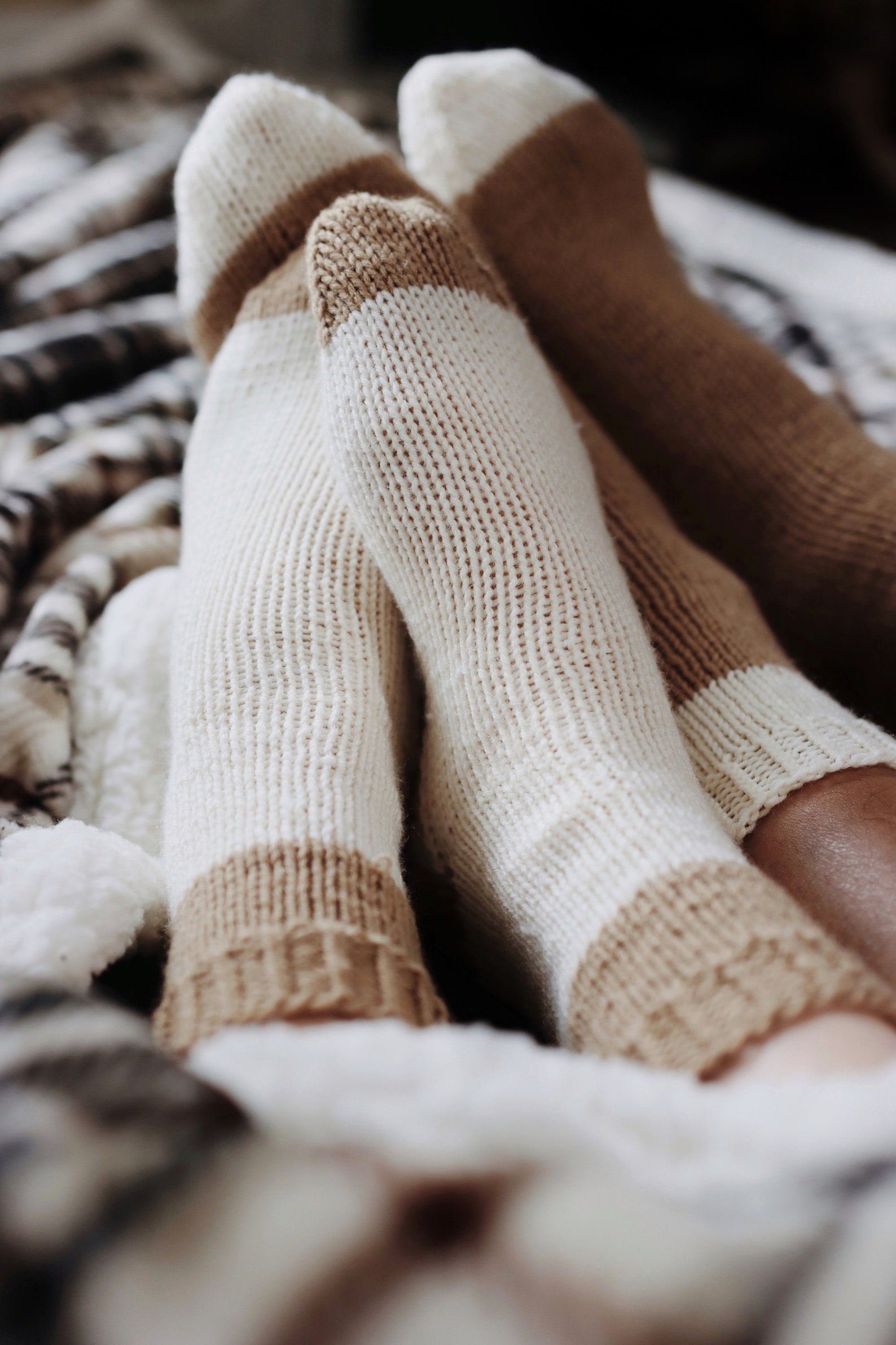 KNITTING PATTERN ⨯ Cabin Socks Knitting Pattern, Easy Socks Knitting ...