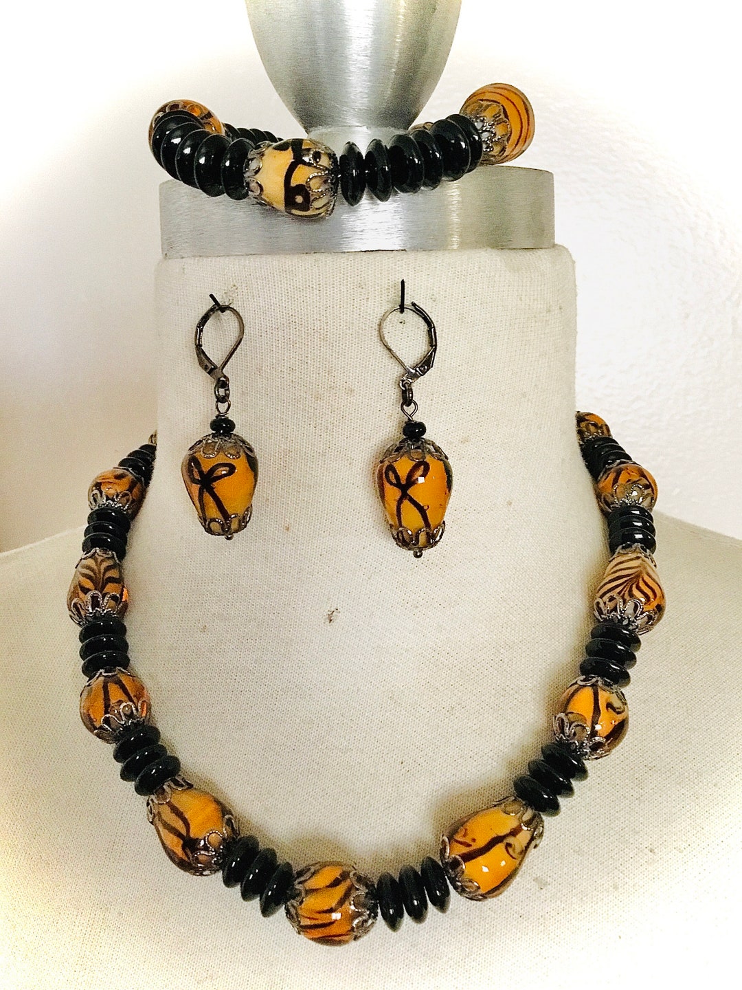 Black and Gold Necklace Set - Etsy