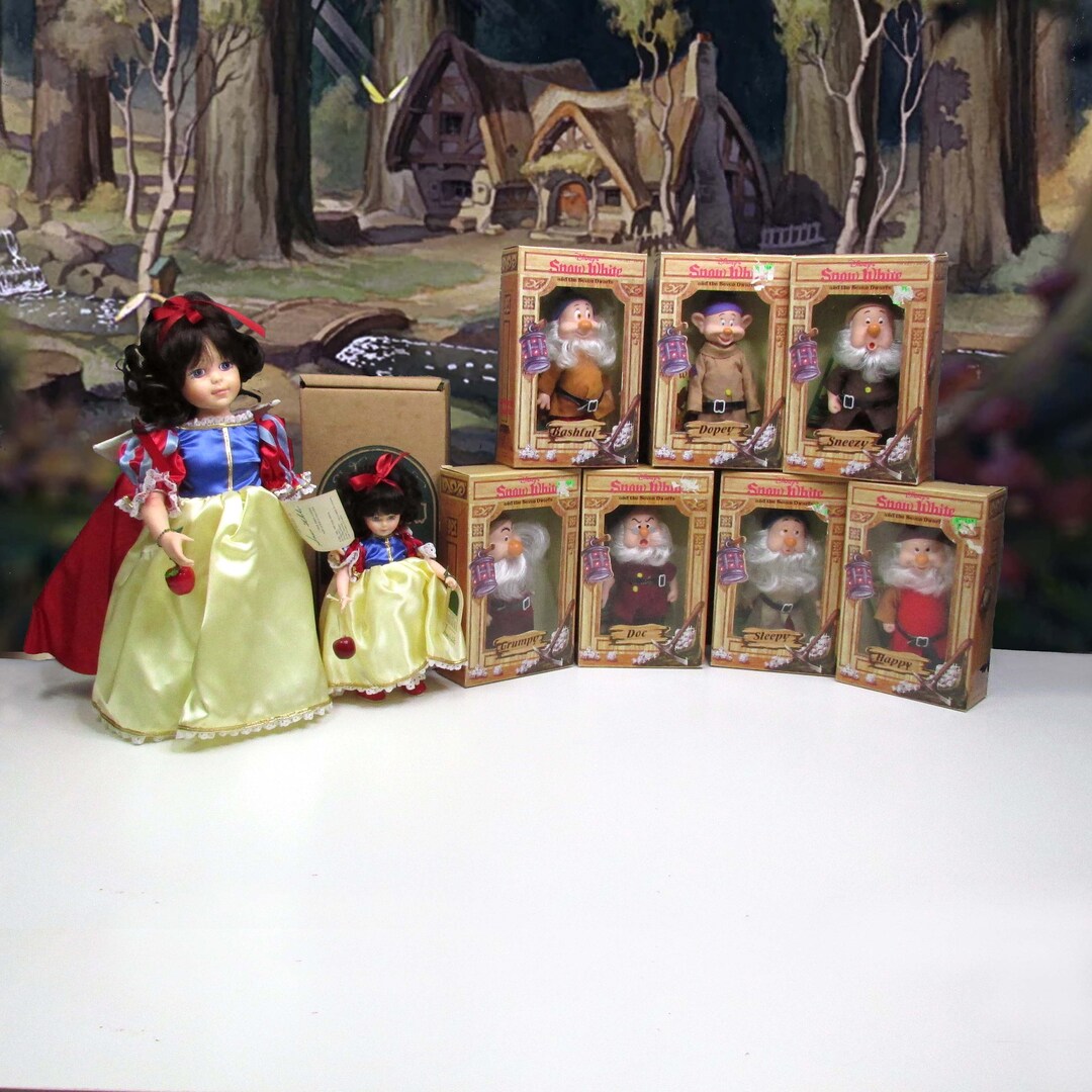 Vintage Robin Woods/bikin Snow White and the Seven Dwarfs Dolls and ...