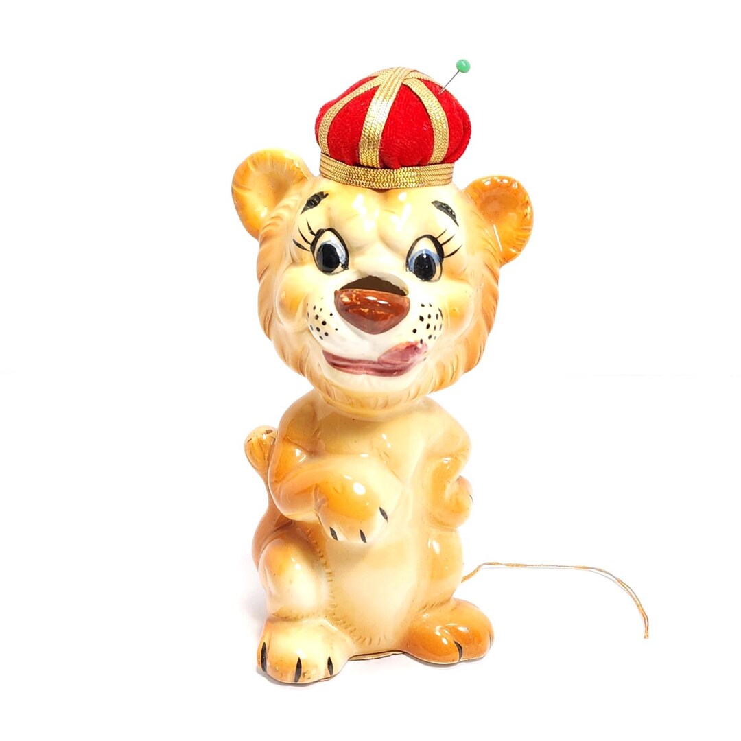 Vtg Davar Lion Pin Cushion Built-in Tape Measure Scissors Holder Sewing ...